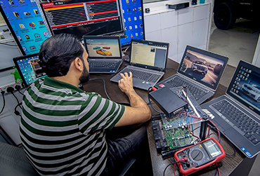 Car Diagnosis - FAST CAR SERVICE CENTRE